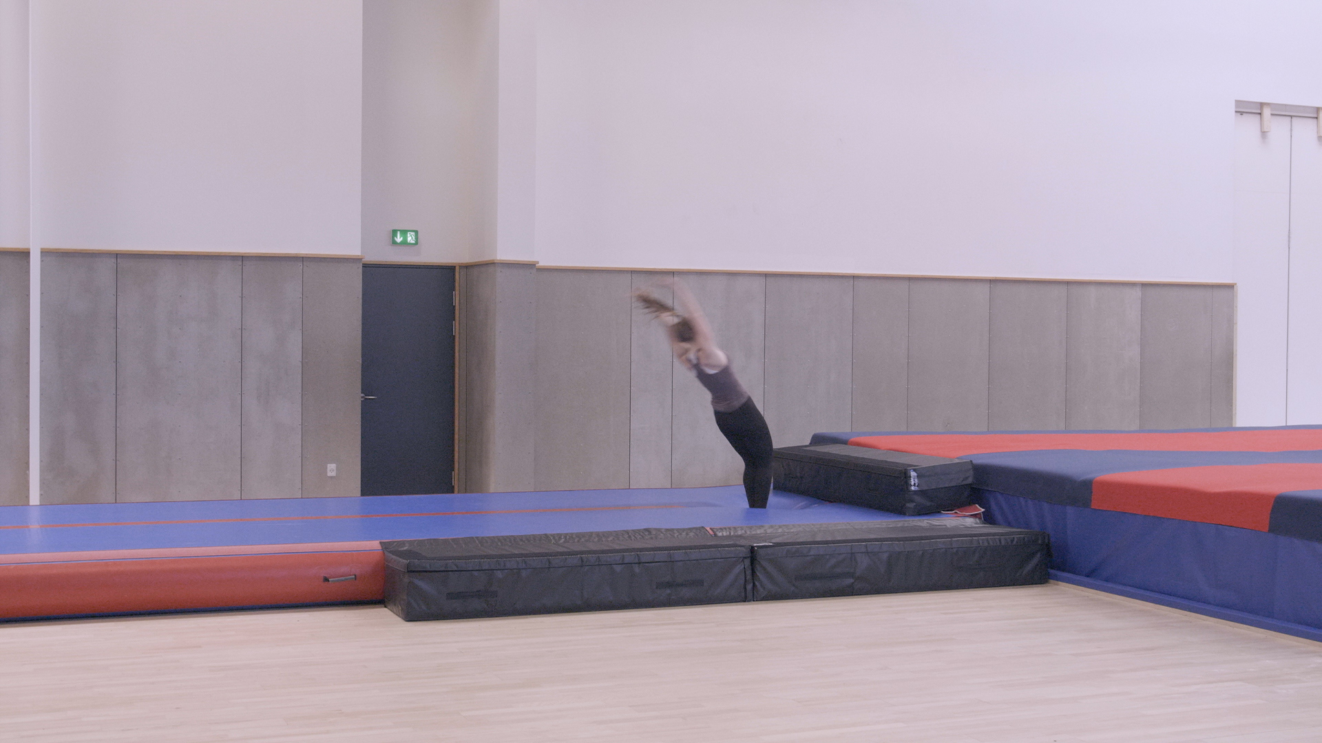 Øvelser til forlæns bane - GymDanmark